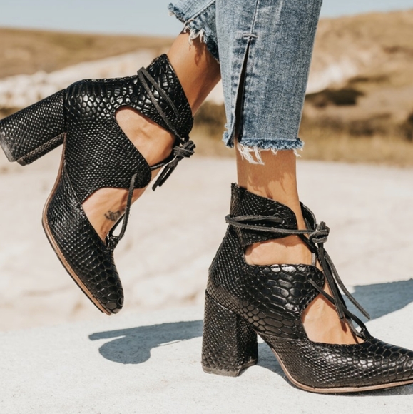 Freebird by Steven | Shoes | Freebird Joyce Black Snakeskin Bootie ...